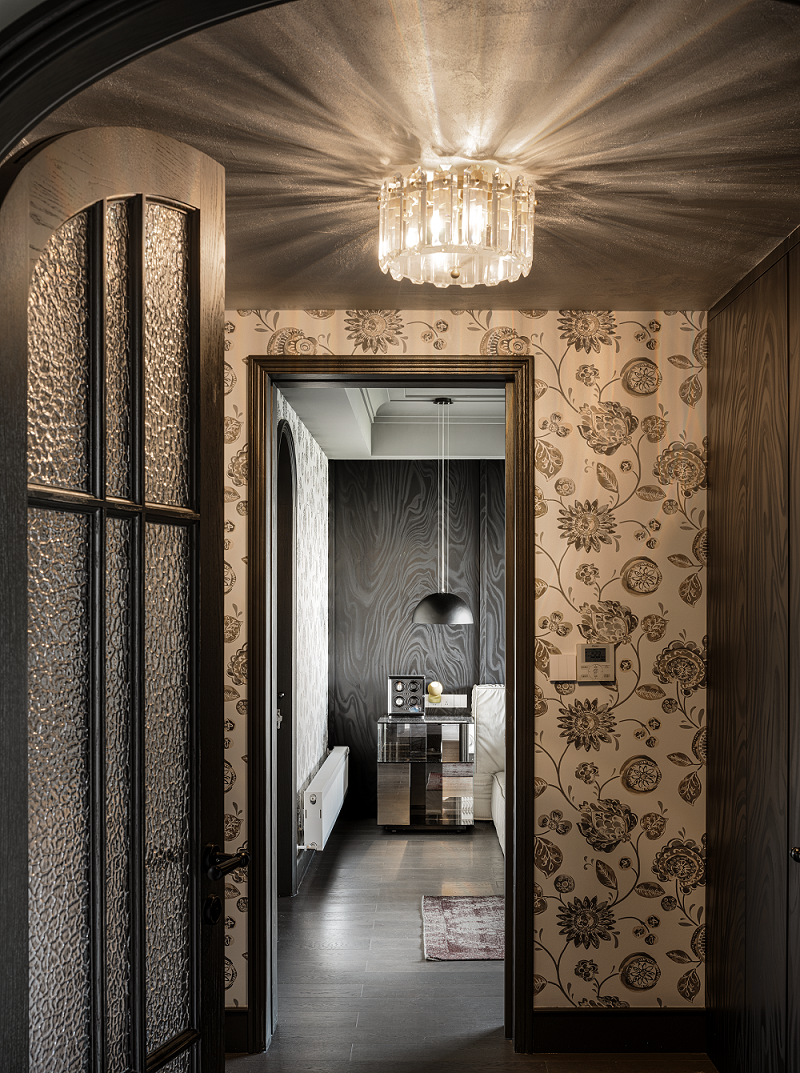 Global World: Light, Shadow, and Coexistence in Jiangjing Mansion